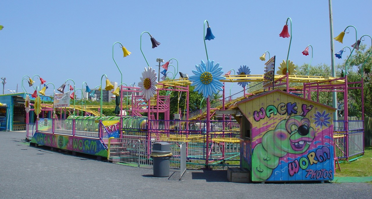 Wacky Worm Ride Carnival