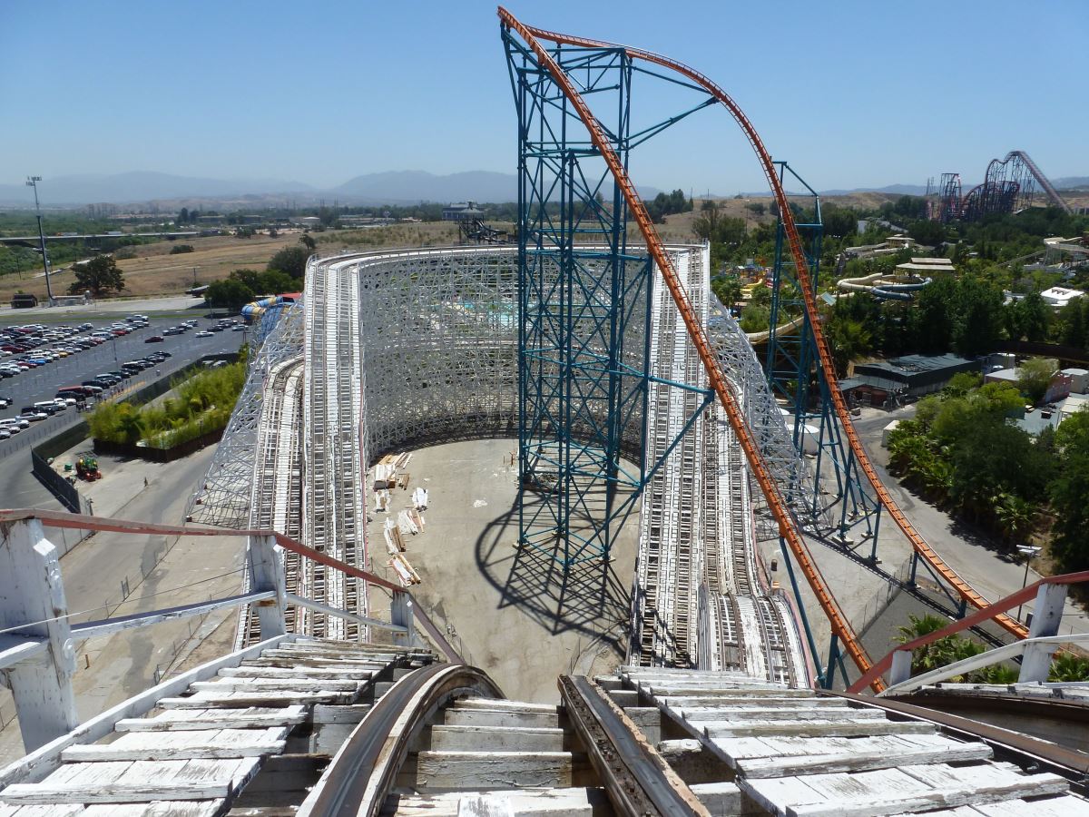 Magic Mountain Goliath Roller Coaster Colossus Roller Coaster At Magic