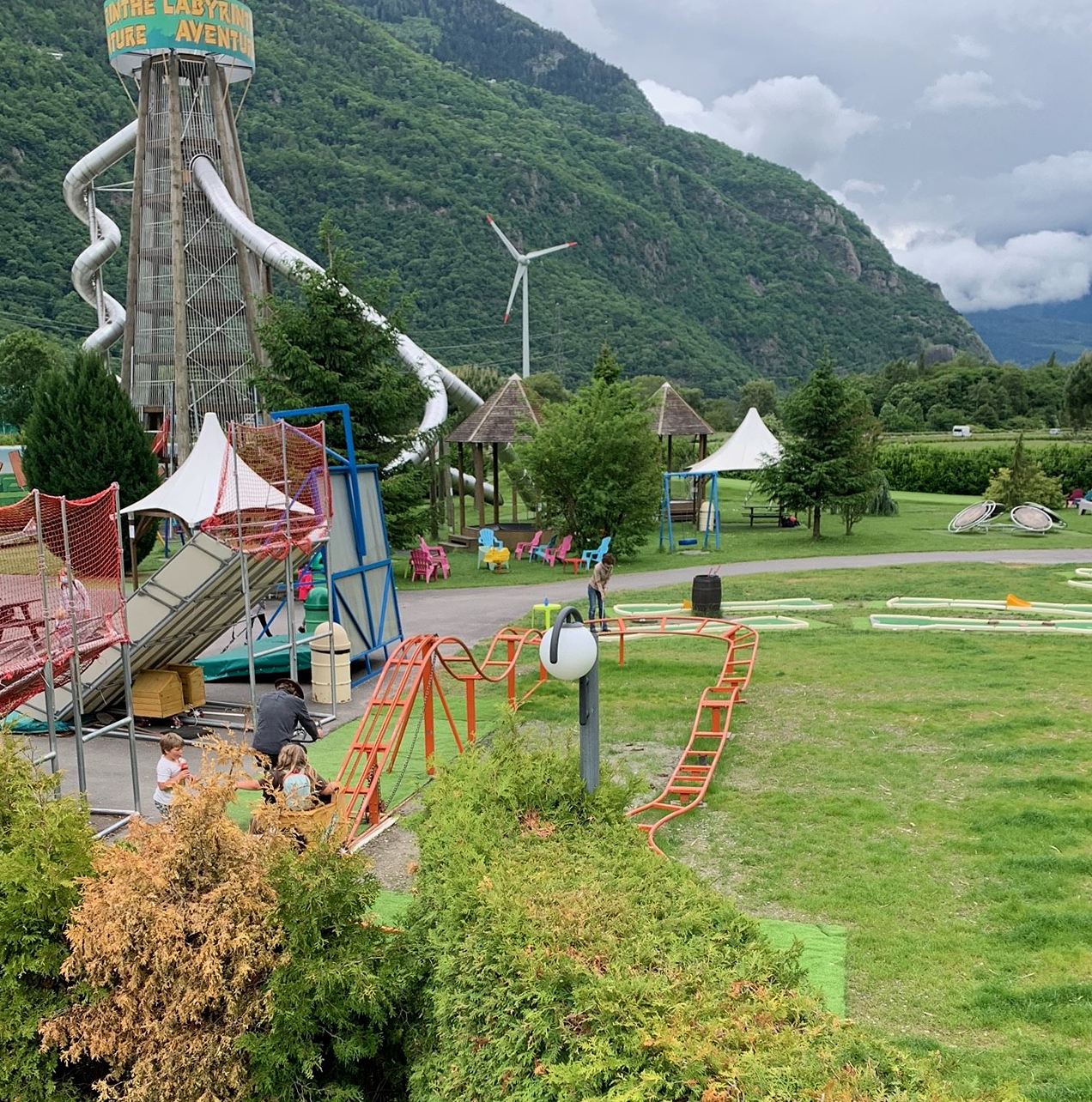 Labyrinthe Aventure 🎢⛳ Labyrinthe Aventure Evionnaz | Parc De