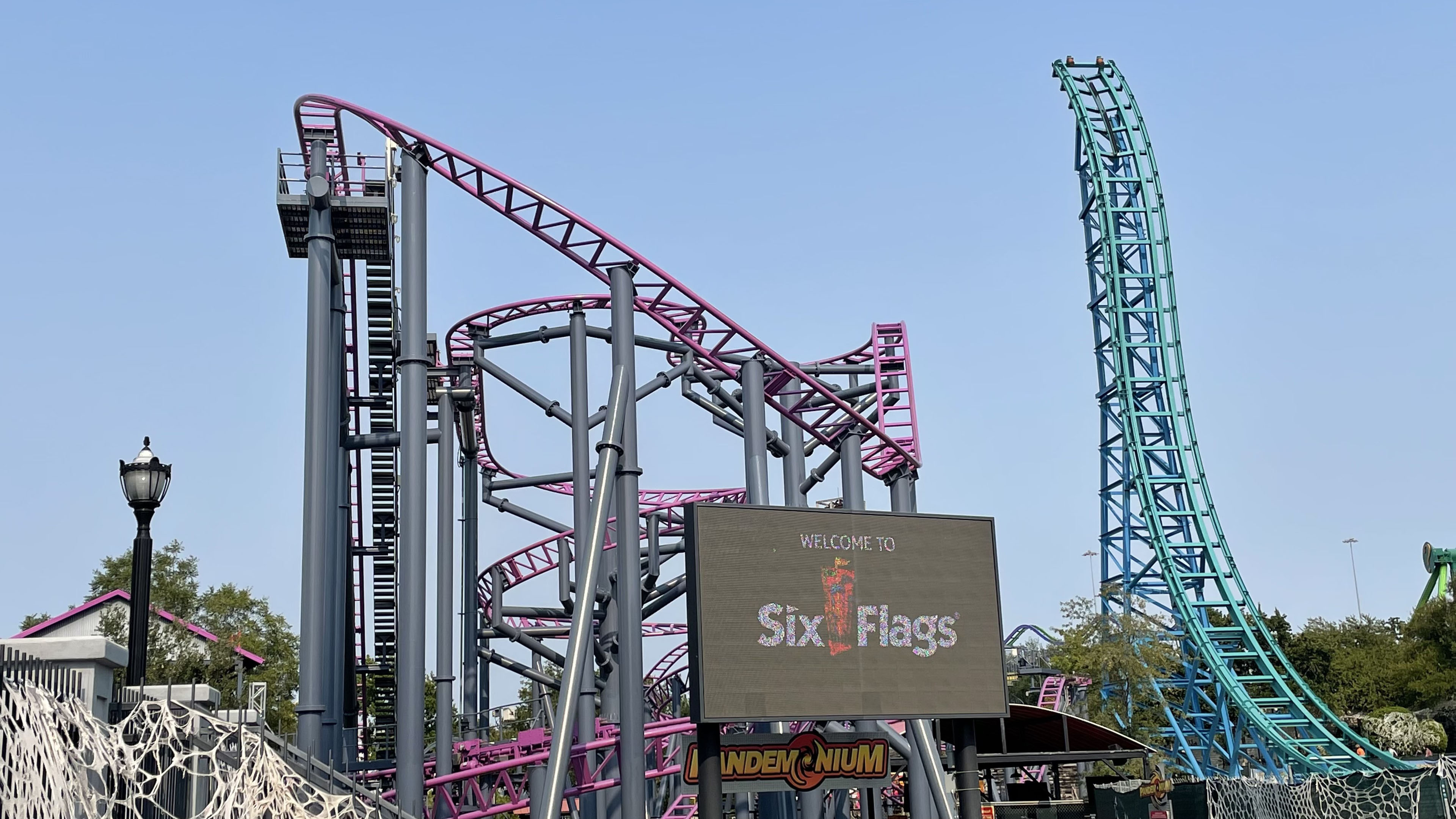 Pandemonium Six Flags