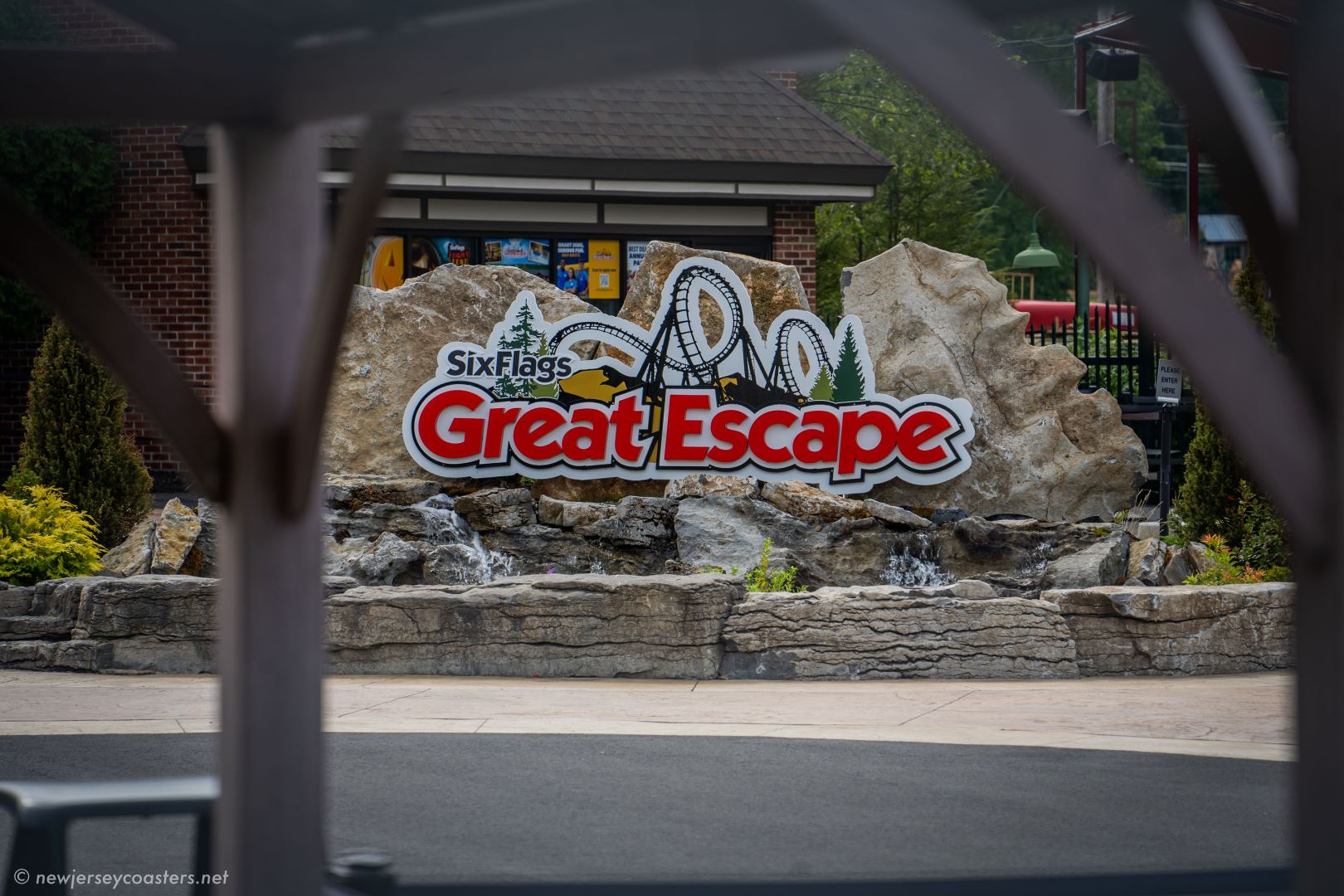 Six Flags Great Escape Logo